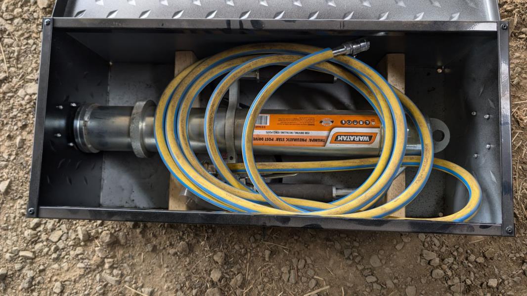 Lot 85 - Waratah Air Driven Post Thumper | AuctionsPlus