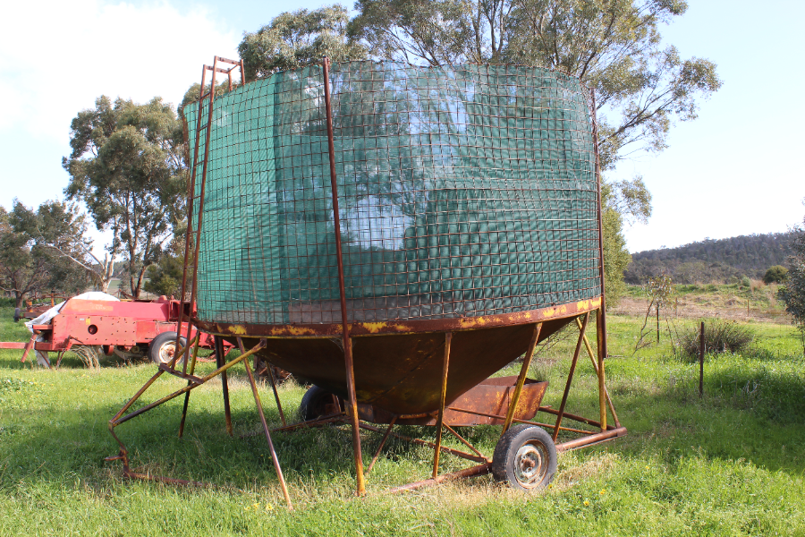 Lot 50 - Field Bin | AuctionsPlus