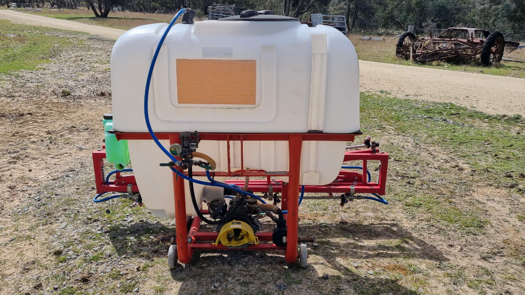 Lot 5 - 10m 600L 3PL Agromaster Boom Sprayer | AuctionsPlus