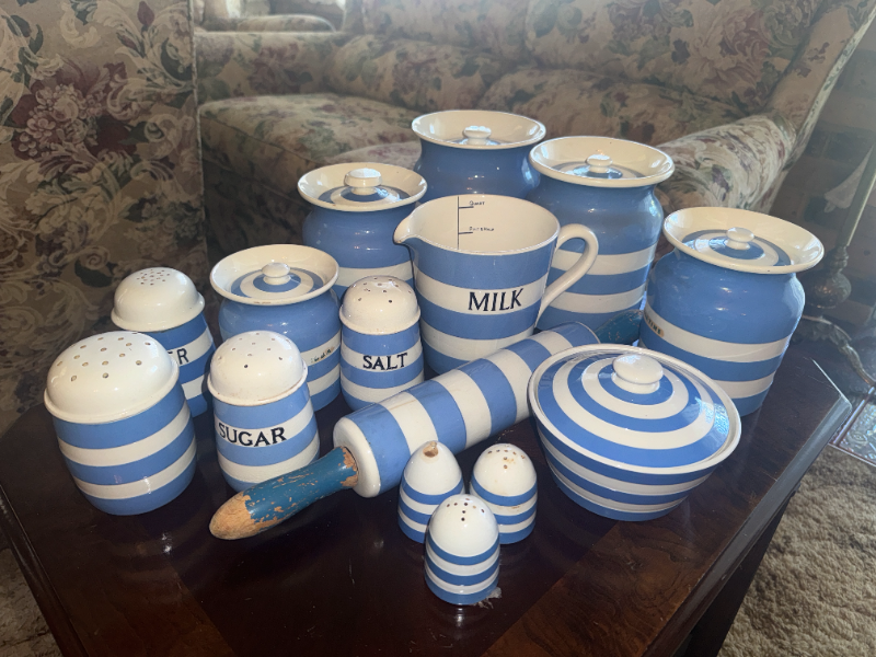 Lot 7 - Cornish Ware | AuctionsPlus