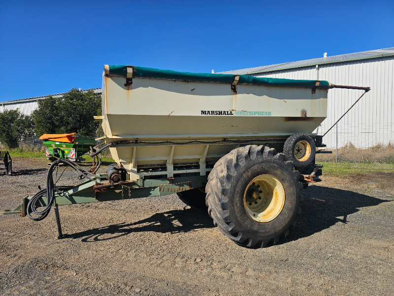Lot 26 - Trailing Spreader Marshall Multi-spread | AuctionsPlus