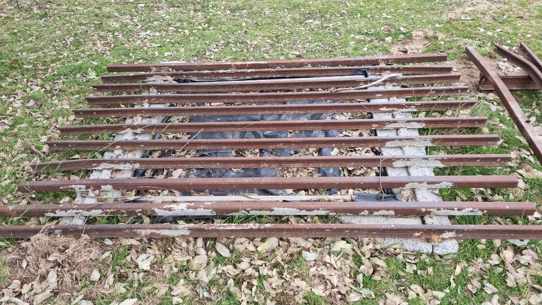Lot 19 - Cattle Grid and Cattle Grid Parts | AuctionsPlus
