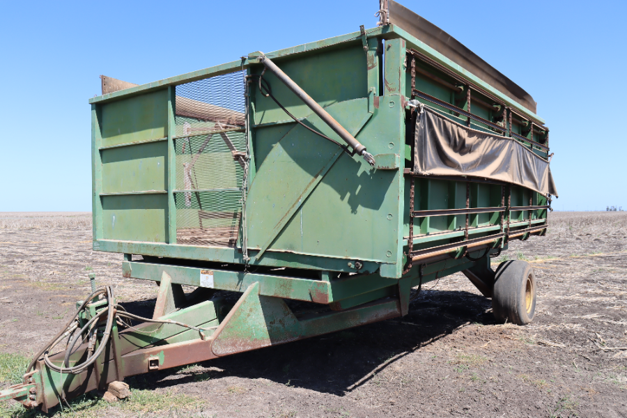 Lot 139 - Brown scissor lift cotton bowl buggy | AuctionsPlus