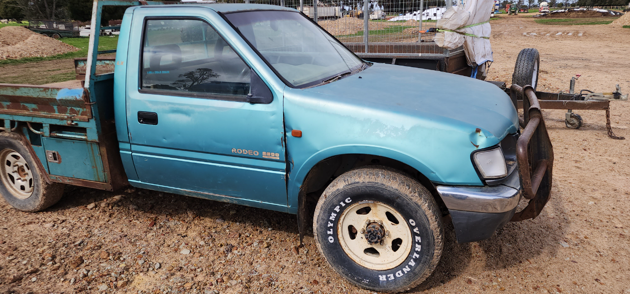 Lot 135 - HOLDEN RODEO FARM UTE WITH HYDRAULIC TIPPER | AuctionsPlus