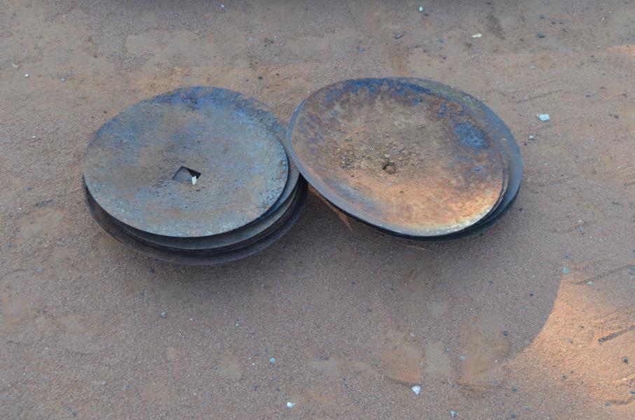 Lot 135 - Discs | AuctionsPlus