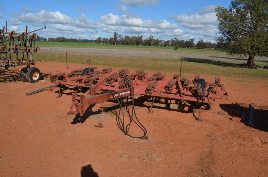 Lot 53 - International 211 Scarifier | AuctionsPlus