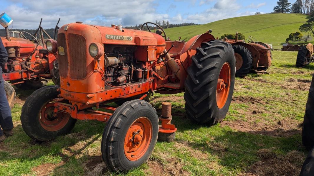 Lot 68 - Nuffield 460 Tractor (Goes Ok) | AuctionsPlus