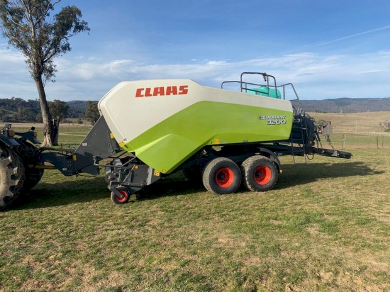 Lot 10 - 2010 Claas Quadrant 3200 Large Square Baler | AuctionsPlus