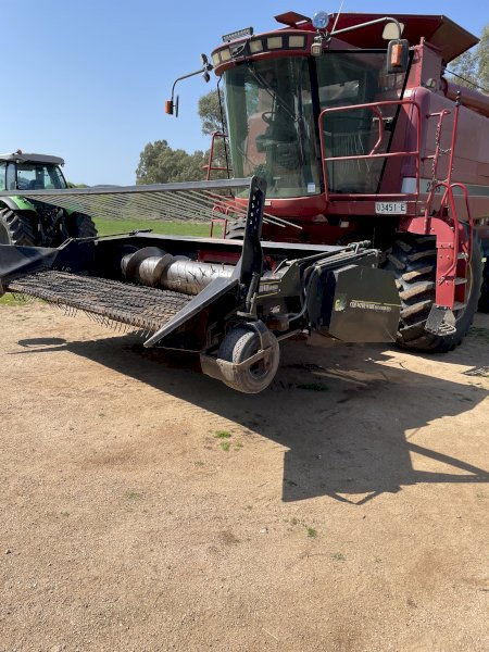 Lot 15 - 2001 Countrywide 12ft Canola Pickup Front | AuctionsPlus
