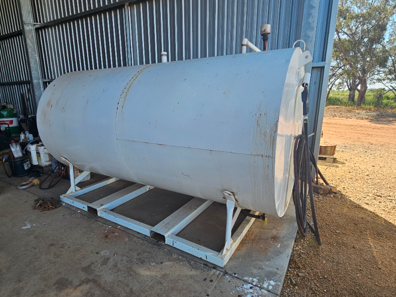 Lot 58 - 5000 Litre Diesel Fuel Tank | AuctionsPlus