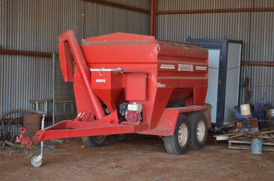 Lot 162 - 2022 Bromar Feed Trailer | AuctionsPlus
