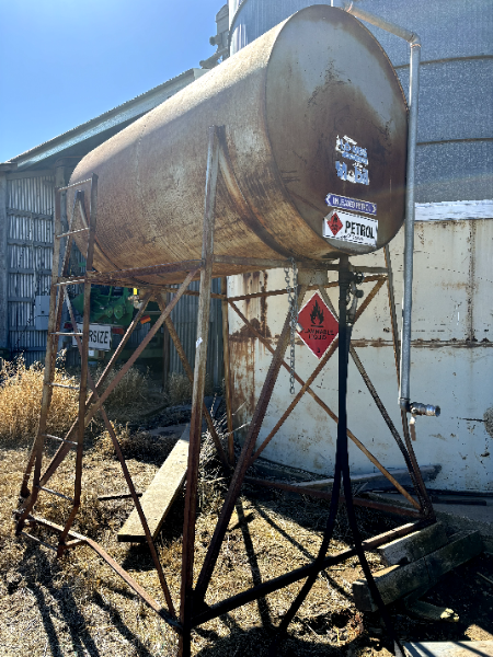 Lot 186 - 2000L FUEL TANK STND AND SAFE FILL HOSES | AuctionsPlus