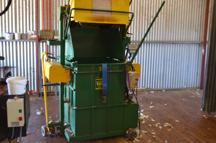 Lot 173 - 2017 TPW Woolpress | AuctionsPlus