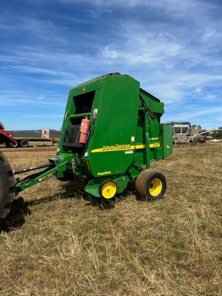 Lot 6 - JOHN DEERE 467 ROUND BALER | AuctionsPlus