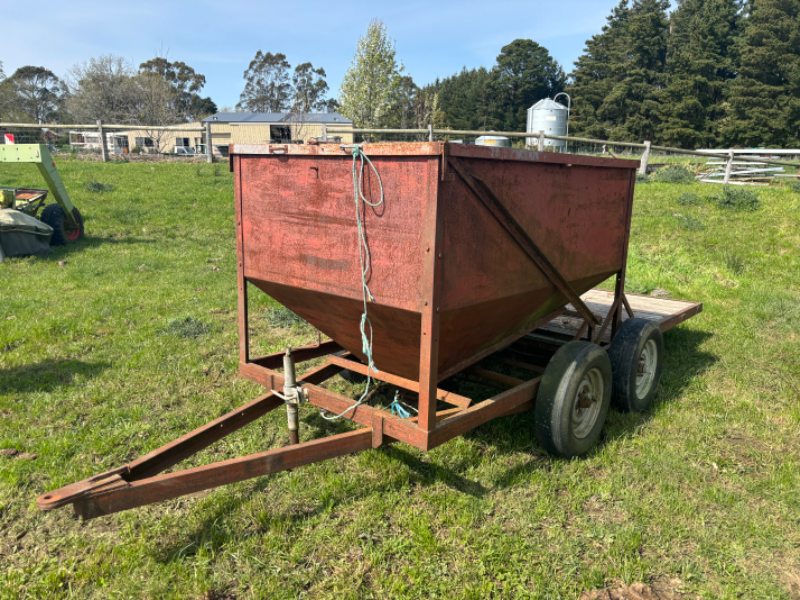 Lot 38 - SHEEP FEED OUT CART | AuctionsPlus
