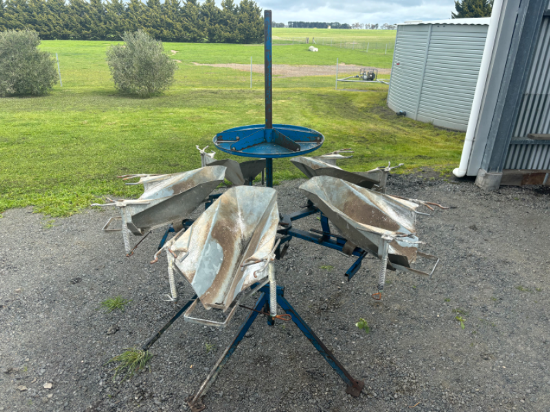 Lot 31 - QUICK TRIP LAMB MARKING CRADLE | AuctionsPlus