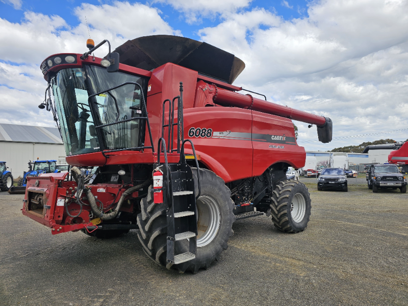 LOT 1 - CASE IH 6088 Combine Harvester | AuctionsPlus