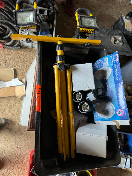 Lot 113 - LIGHTS | AuctionsPlus