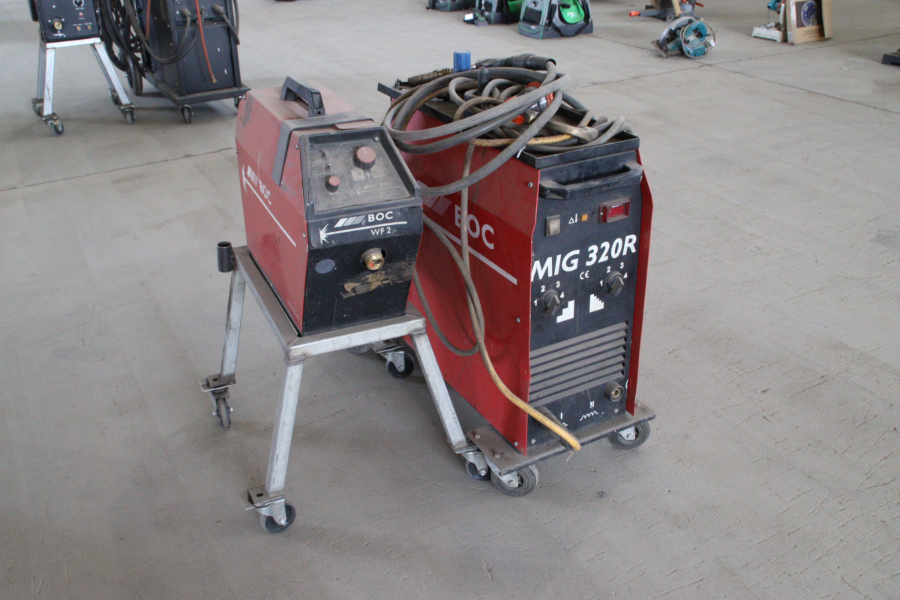 Lot 14 - Mig 320R | AuctionsPlus