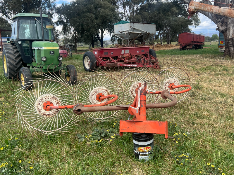 LOT 68 - AGRIS INTERNATIONAL HAY RAKE | AuctionsPlus