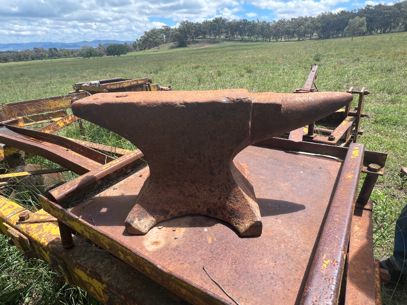 LOT 55 - ANVIL | AuctionsPlus