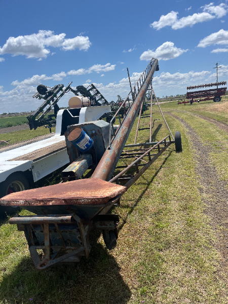 Lot 151 - 50' x 9' Auger, Liset, 4 cylinder petrol engine | AuctionsPlus