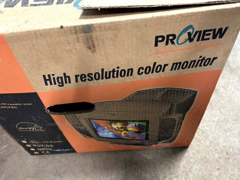 Lot 53 - Old computer & Hardware | AuctionsPlus