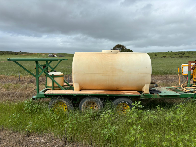 Lot 22 - Triaxle 3800L Nurse / UAN Tank Trailer | AuctionsPlus