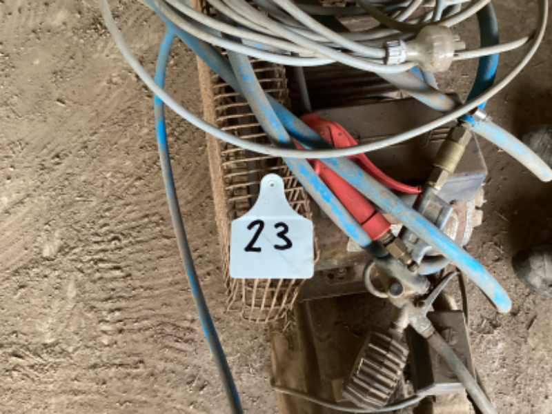 Lot 23 - Air Compresser | AuctionsPlus