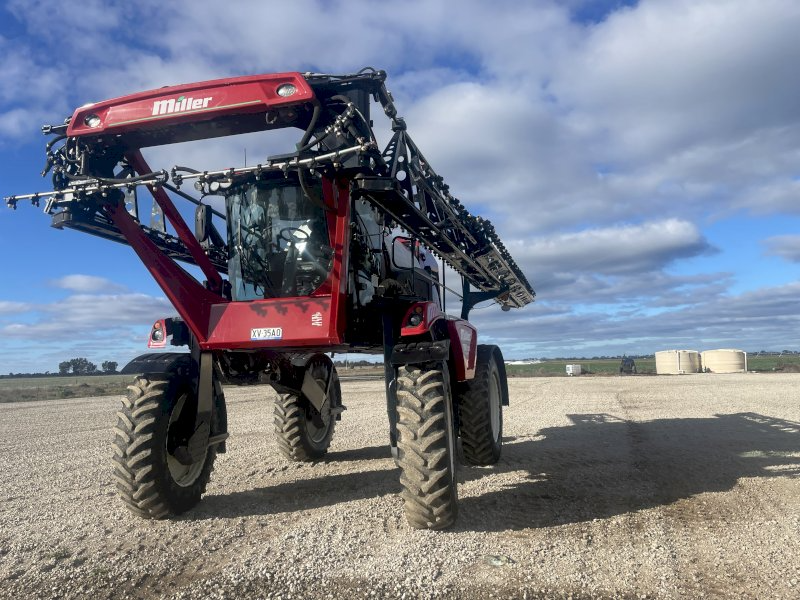 Lot 1 - 2019 Miller Nitro 7310 Self Propelled Sprayer | AuctionsPlus