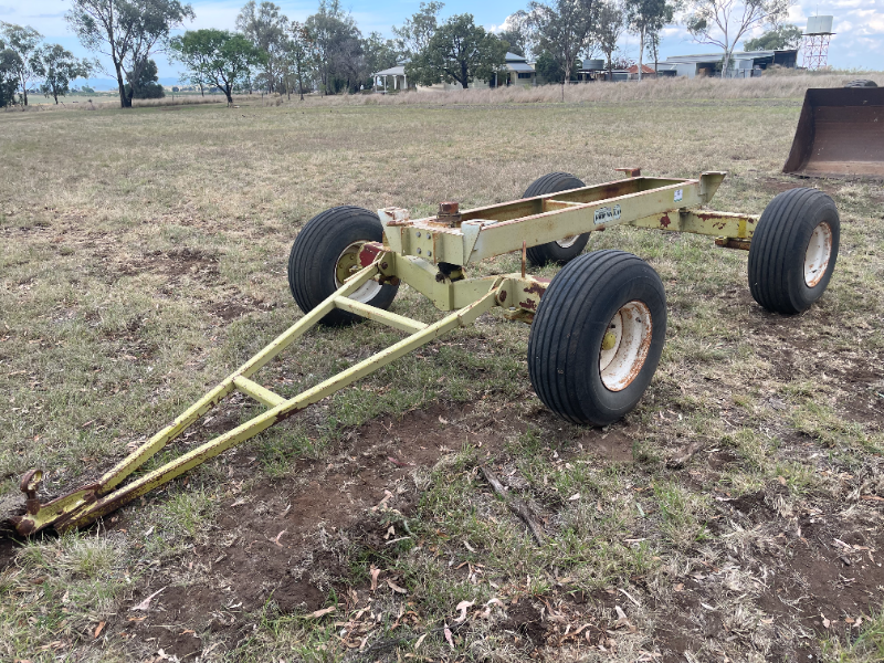Lot 26 - Big Rig 4 wheel farm trailer, steerable front axle | AuctionsPlus