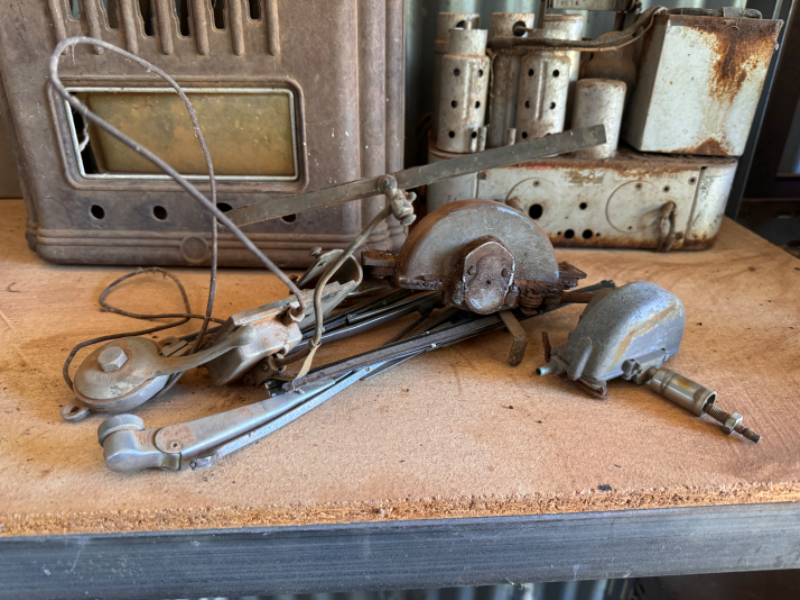 Lot 68 - Antique Car Parts | AuctionsPlus