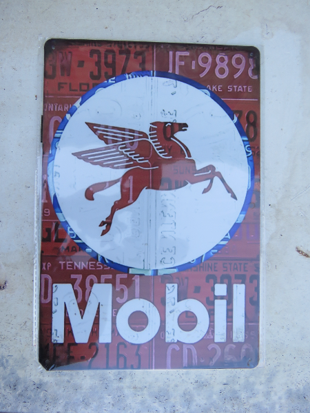 LOT 45 - MOBIL SIGN | AuctionsPlus