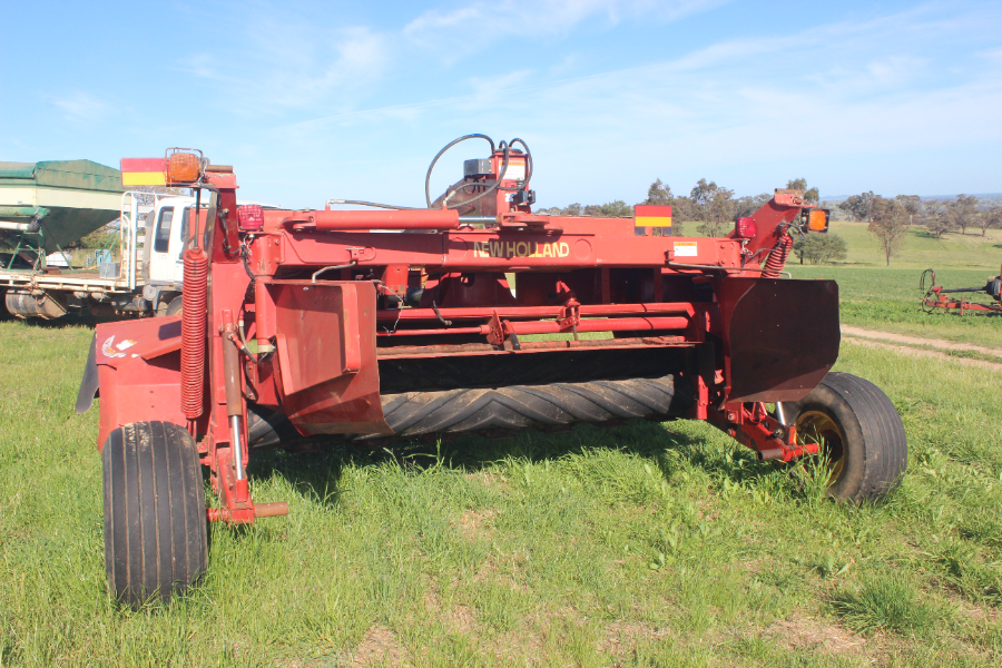 Lot 12 - 1431 New Holland Disc Roller | AuctionsPlus