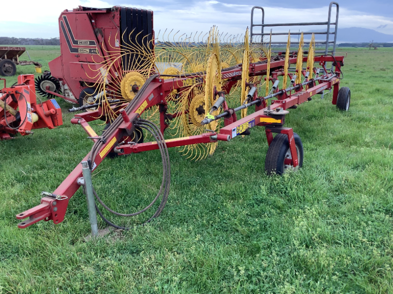 Lot 351 - Hay Rake | AuctionsPlus