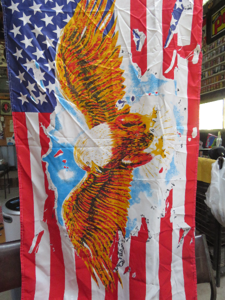 LOT 117 - YANKEE FLAG | AuctionsPlus