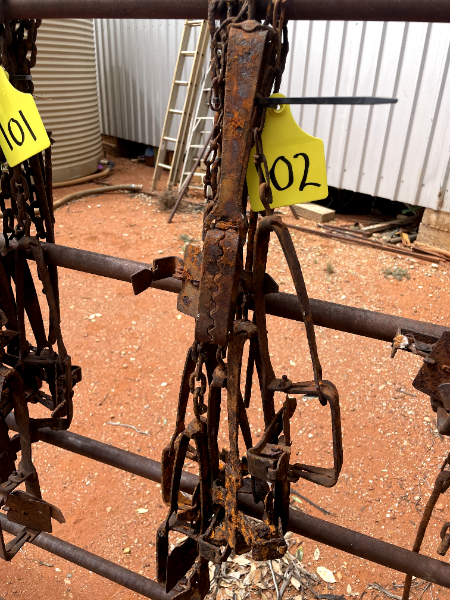 Lot 102 - Rabbit Traps | AuctionsPlus