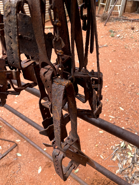 Lot 101 - Rabbit Traps | AuctionsPlus