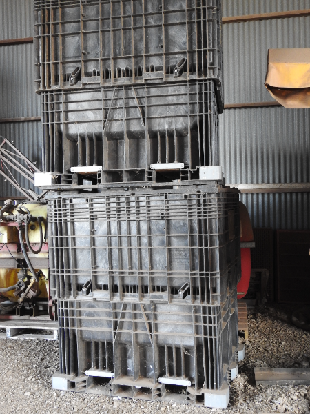 Lot 44 - 10 Wen box 1ton plastic containers | AuctionsPlus