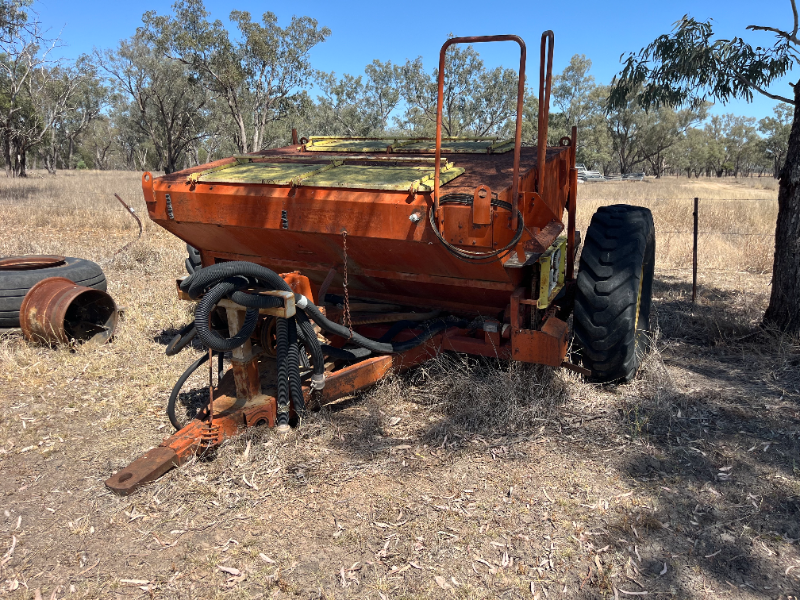 Lot 62 - Napier 1 Tonne Air seeder | AuctionsPlus