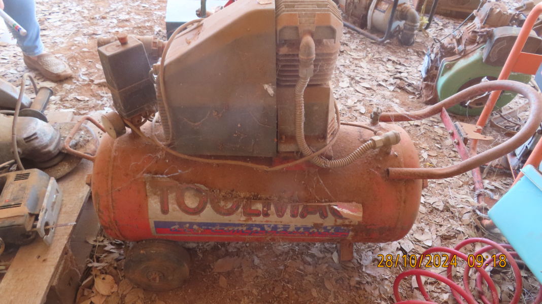 Lot 117 - Toolex Toolma Air Compressor | AuctionsPlus
