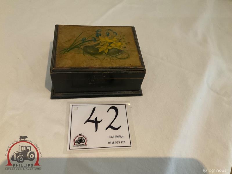 Lot 42 - Clarke & Co's 'Forget Me Not' sewing box | AuctionsPlus