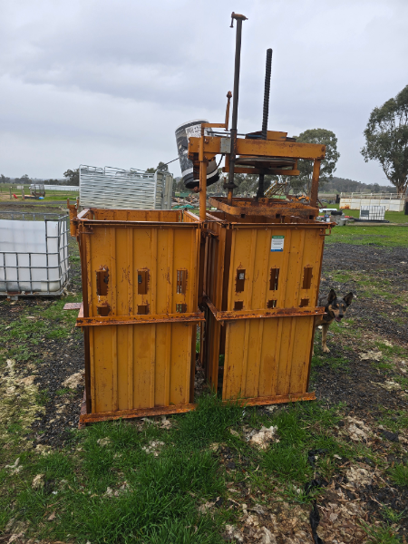 Lot 331 - Sunbeam Double Box Woolpress Reco Electric Motor | AuctionsPlus