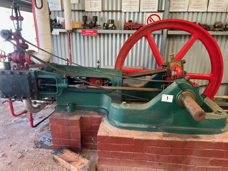 Lot 1 - Steam Engine | AuctionsPlus