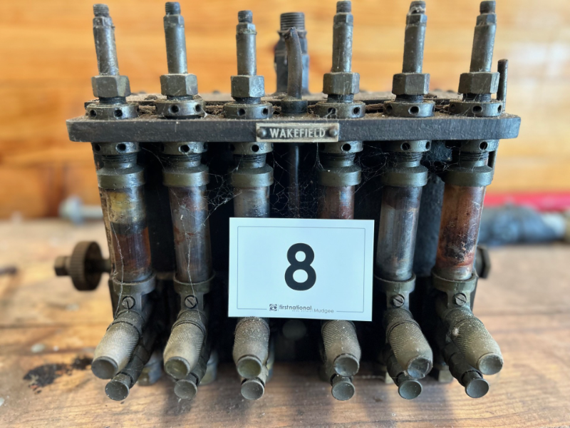 Lot 8 - Mechanical lubricator | AuctionsPlus
