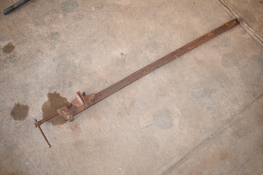 Lot 110 - 1200mm sash clamp | AuctionsPlus