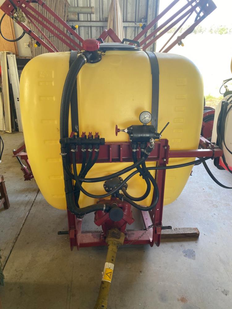 Lot 6 - Hardi 3PL 600ltr Spray Tank/Unit with Hose reel & Boom ...