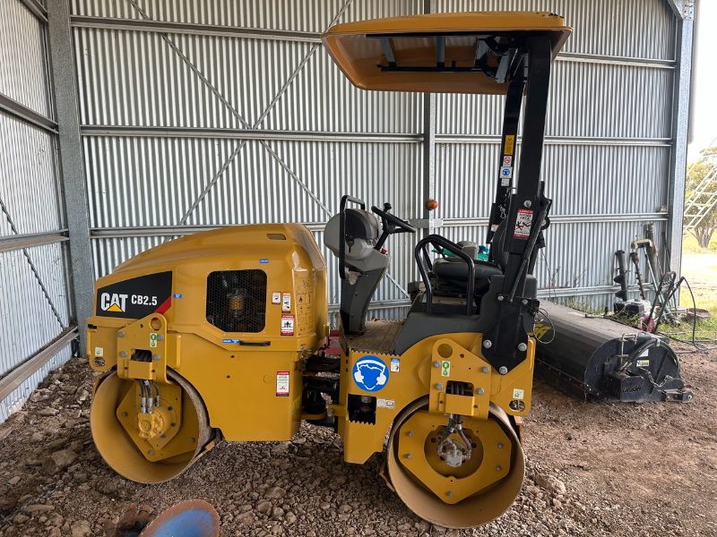 Lot 59 - CAT 2.5 Tonne Roller | AuctionsPlus
