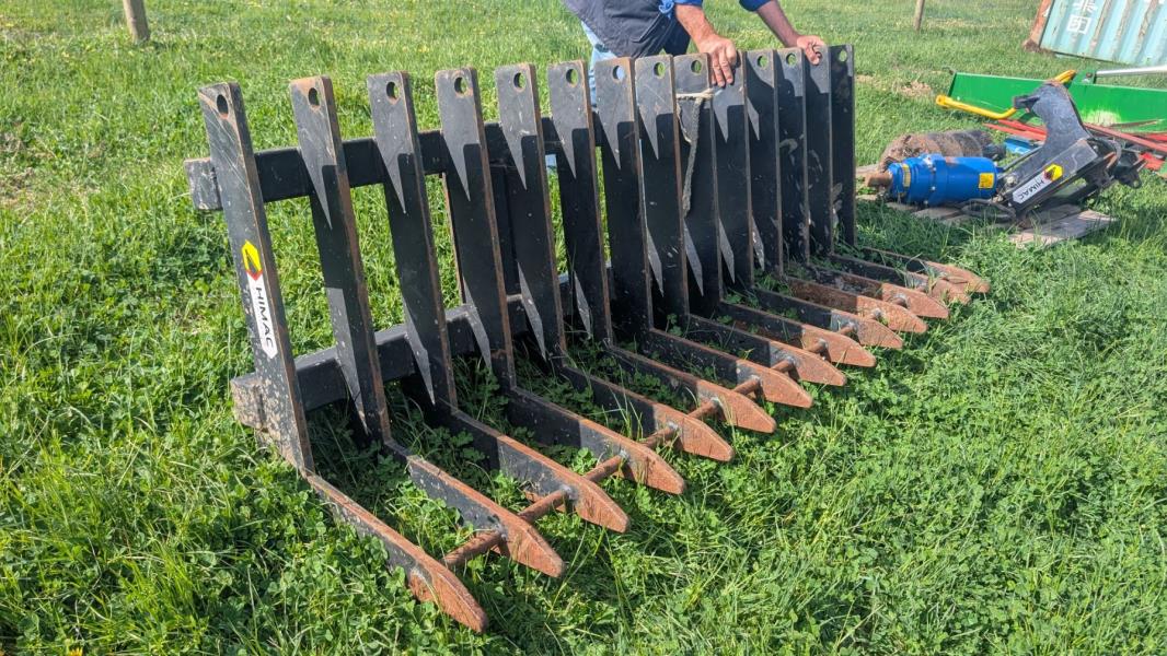 Lot 8 - Himac 8' Stick/Rock Rake - Euro Hitch | AuctionsPlus
