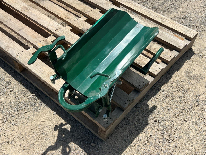 Lot 137 - LAMB MARKING CRADLE | AuctionsPlus